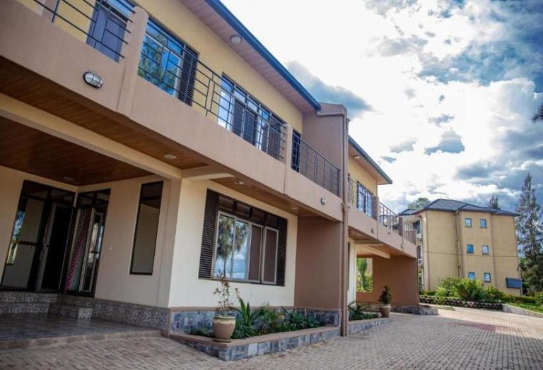 Isimbi Hotel - Turkana Wildlife Safaris